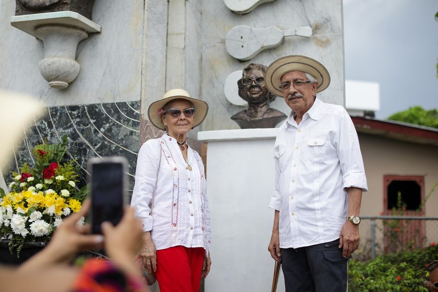 Museo de Guararé exhibe nuevo busto en honor a Dora Pérez de Zárate