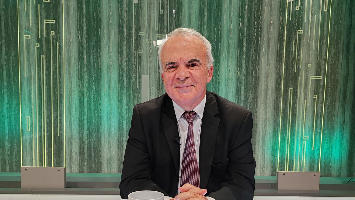 Hemos creado una economía artificial: René Quevedo alerta sobre pérdida ...