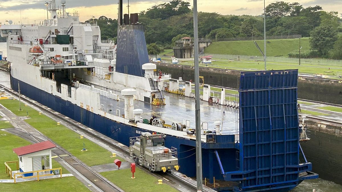 Ferry de carga entre El Salvador y Costa Rica retorna