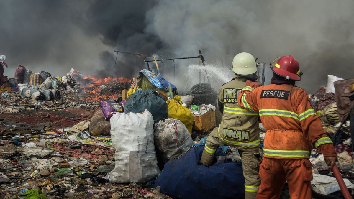 Indonesia: Estado de emergencia por incendio en vertedero
