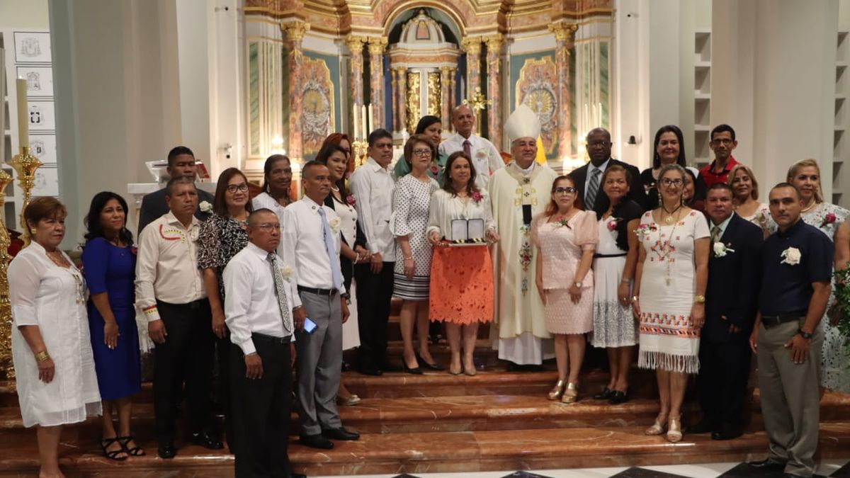 Meduca celebra con 48,212 docentes el Día del Maestro