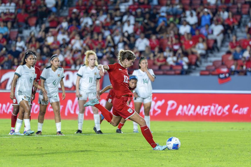 Marta Cox y Riley Tanner lideran la victoria de Panamá sobre Bolivia