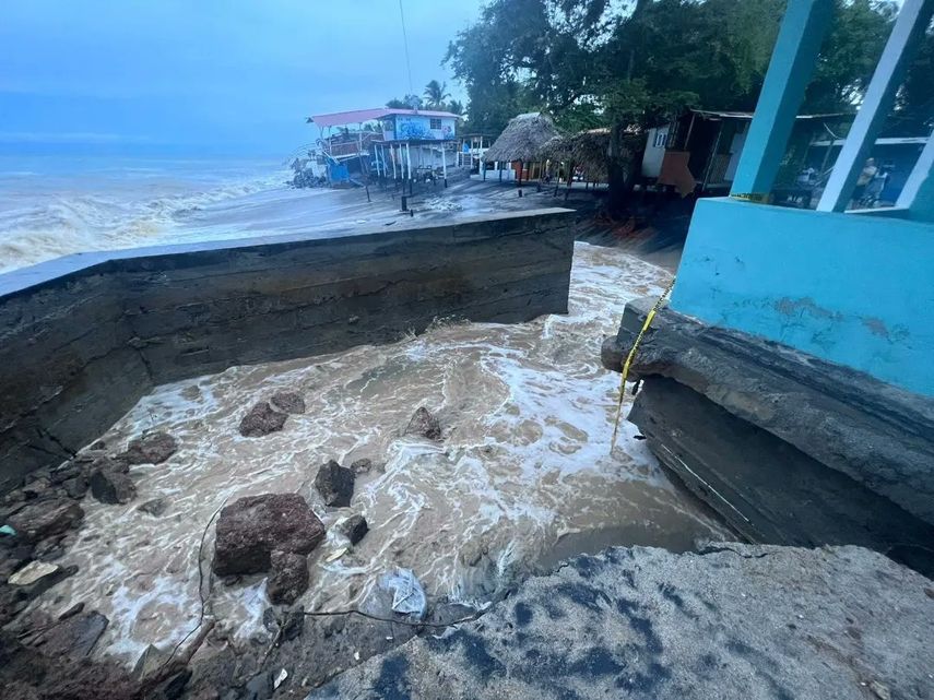 Sinaproc: mar de fondo afecta varias casas en Farallón