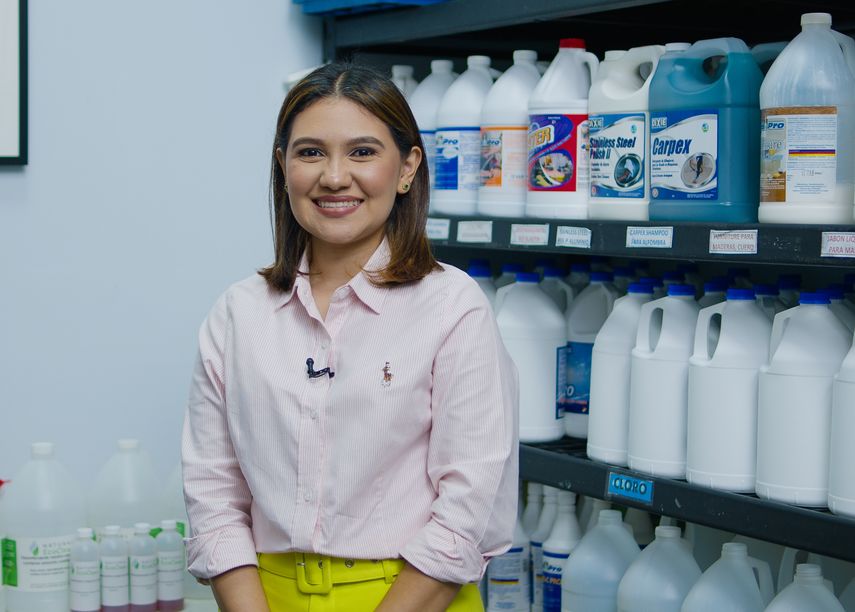 Emprender con propósito: La lección de Jennifer Varona y su empresa Natural Eco Clean
