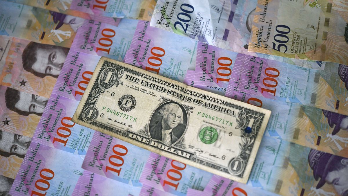El dólar negro se dispara en Venezuela