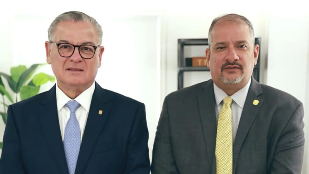 Contralor Anel Flores y presidente de la Asamblea, Jorge Herrera, sostienen reunión