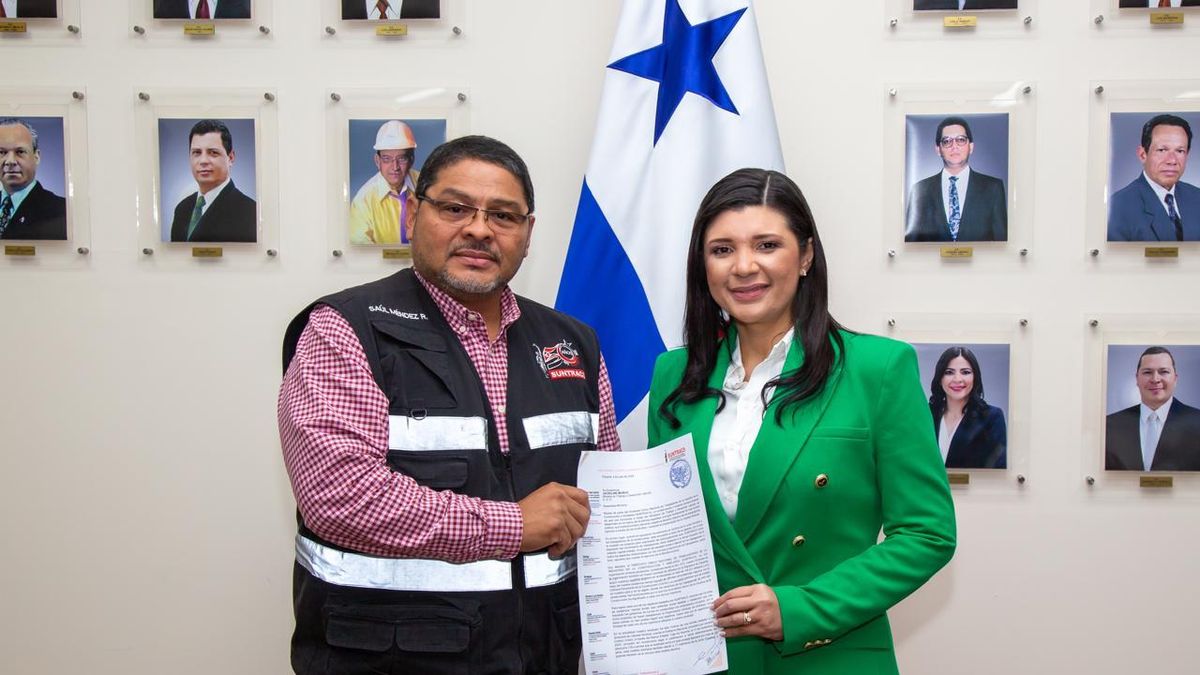 Ministra de Mitradel atiende a miembros del SUNTRACS por cuentas bancarias