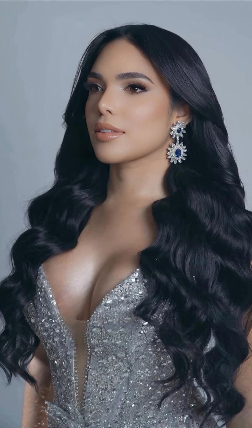 Calle Abajo de Las Tablas presenta a su reina 2026, Astrid Carolina Sánchez Brandao