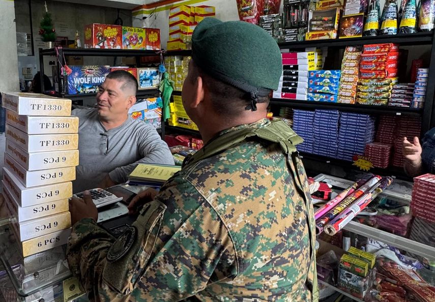 Senafront activa operativo contra venta ilegal de pirotecnia en Paso Canoas