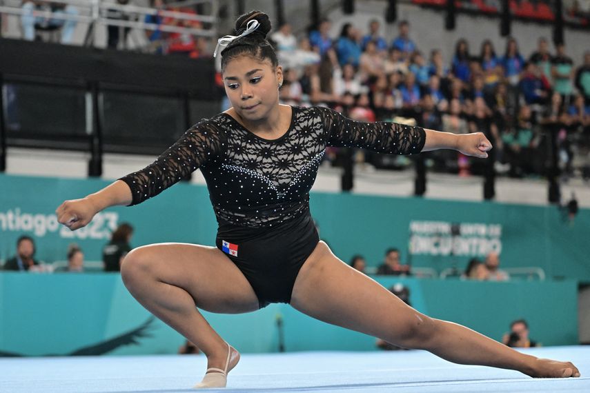 Hillary Heron recibe reconocimiento por su salto doble mortal