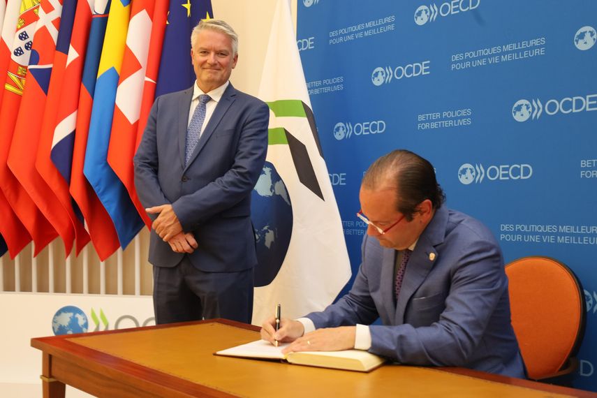 Panamá formaliza su solicitud para ingresar a la OCDE