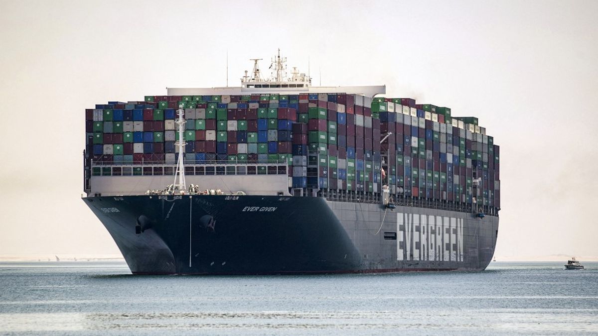 Buque Ever Given zarpa del Canal de Suez luego de 100 días inmovilizado