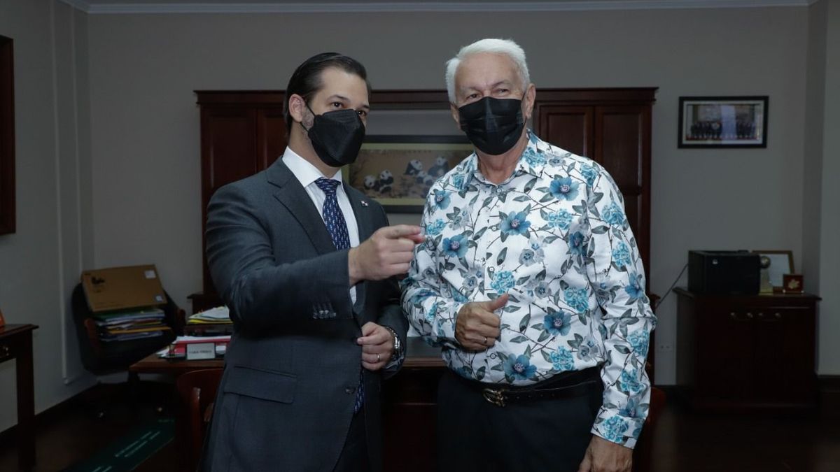 Ulpiano Vergara presenta solicitud de registro de marca