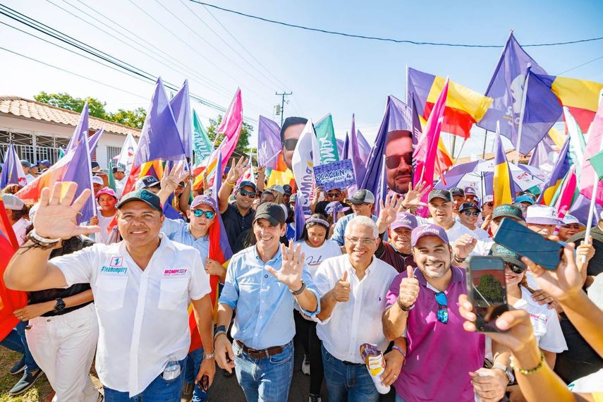 Candidato presidencial, Rómulo Roux, lanza su plan de gobierno