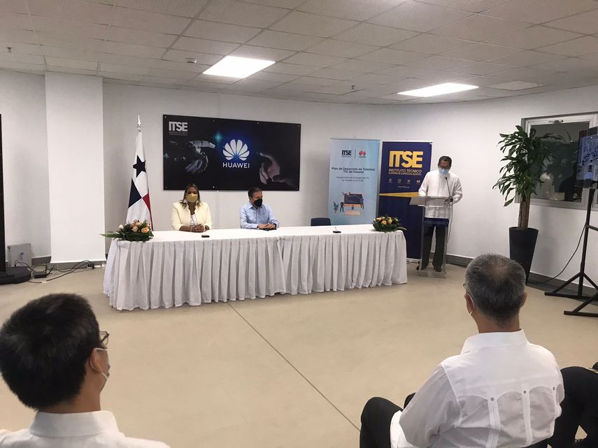 ITSE celebra cuarto aniversario lanzando Escuela Digital