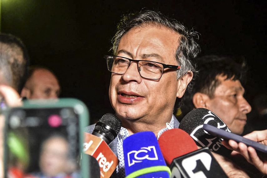 Colombia: Oficial a cargo de seguridad de Petro se suicidó