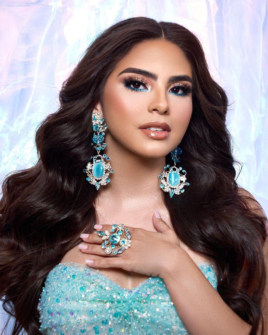 Calle Abajo de Las Tablas presenta a su reina 2025, Sofía Gabriela Ureña