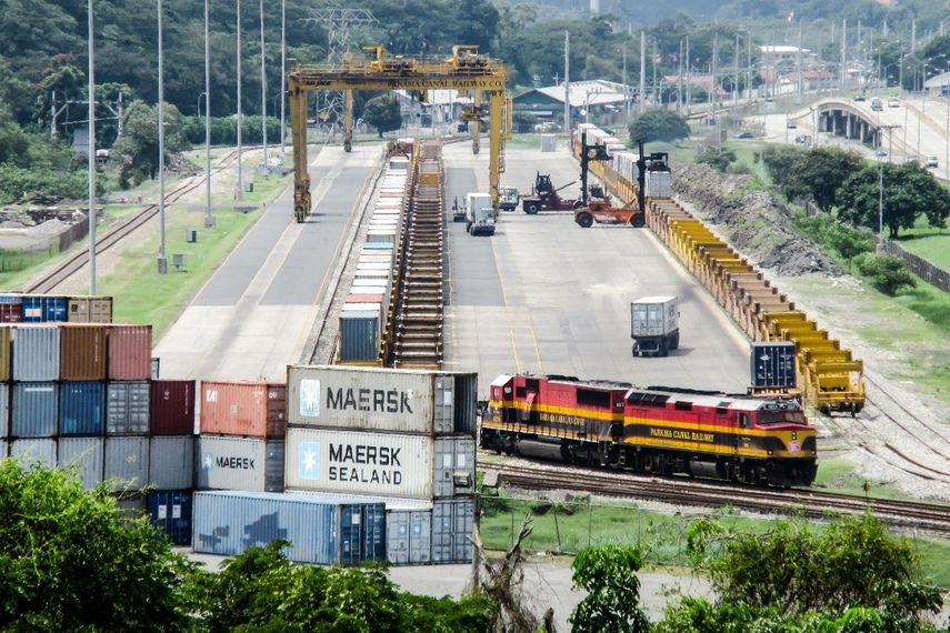 Filial de Maersk compra ferrocarril Panamá - Colón adyacente al Canal