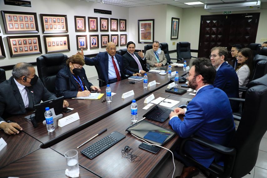 MEF: Misión del FMI evalúa desempeño económico de Panamá