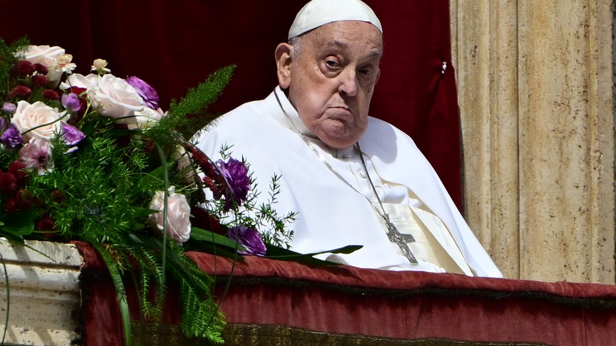 Papa Francisco aparece en el balcón del Vaticano en Pascua y pide un ...