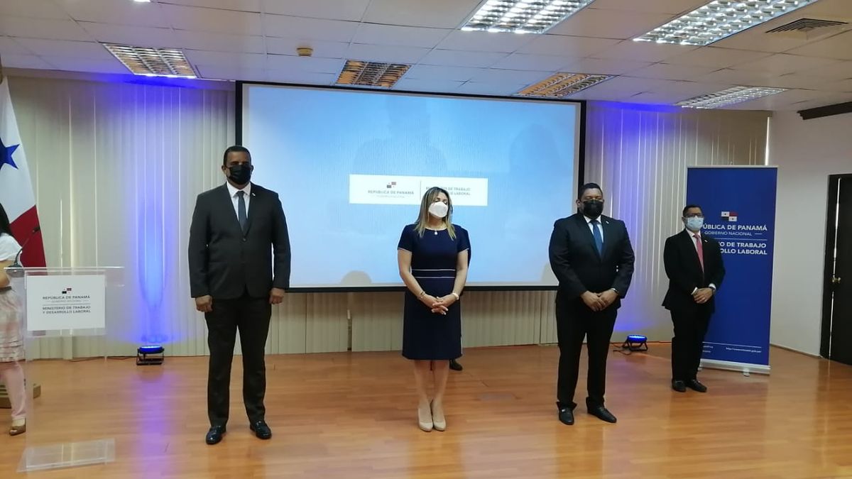 Mitradel y AIG lanzan trámite en línea de permiso de trabajo digital