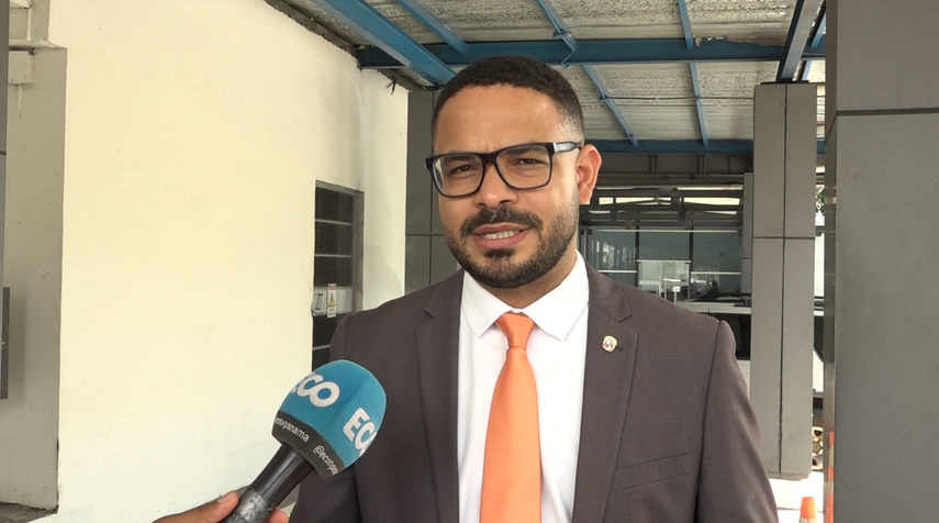 Richards denuncia agresión de Jairo Salazar y pide protección al Ministerio Público