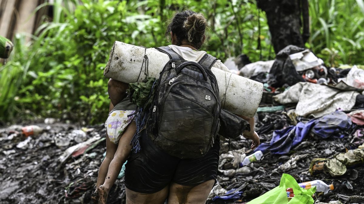 Panamá limpiará selva del Darién, contaminada por paso masivo de migrantes
