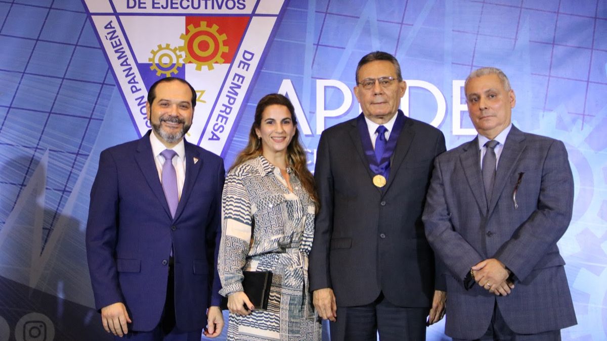 APEDE entrega Medalla Vicente Pascual Barquero 2022