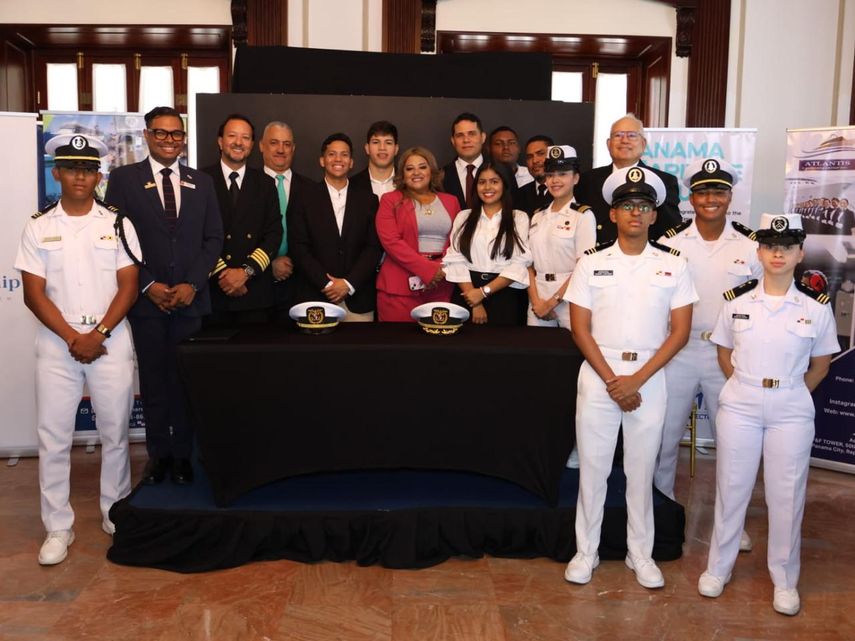 Panamá impulsa oportunidades laborales con el Cruise Ship Panama Crew ...