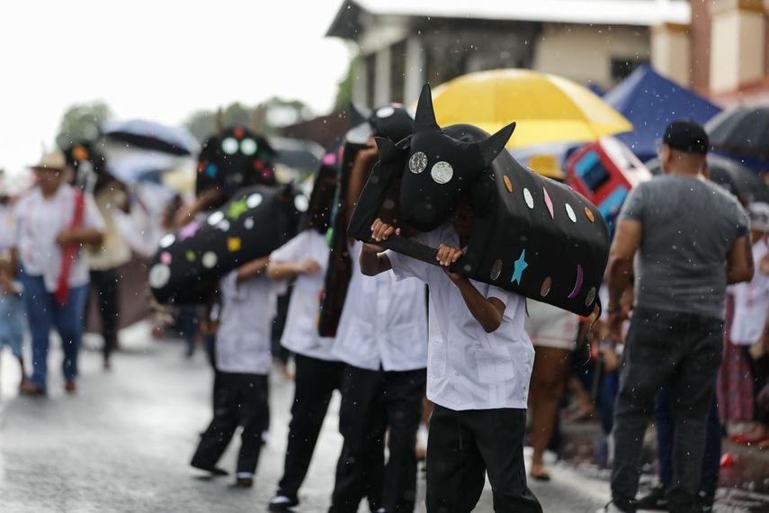 Antón celebró su Festival del Toro Guapo con carretas, polleras y ...