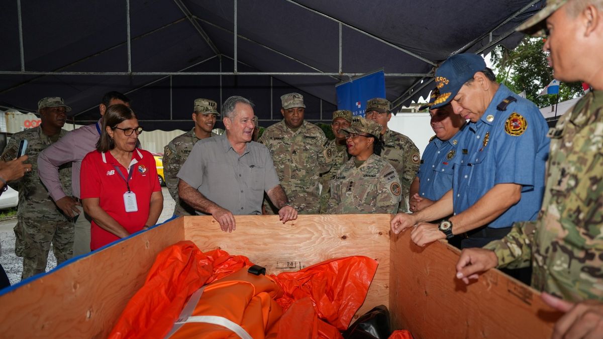 MiAmbiente entrega Bambi Bucket al Senan para el combate aéreo de ...