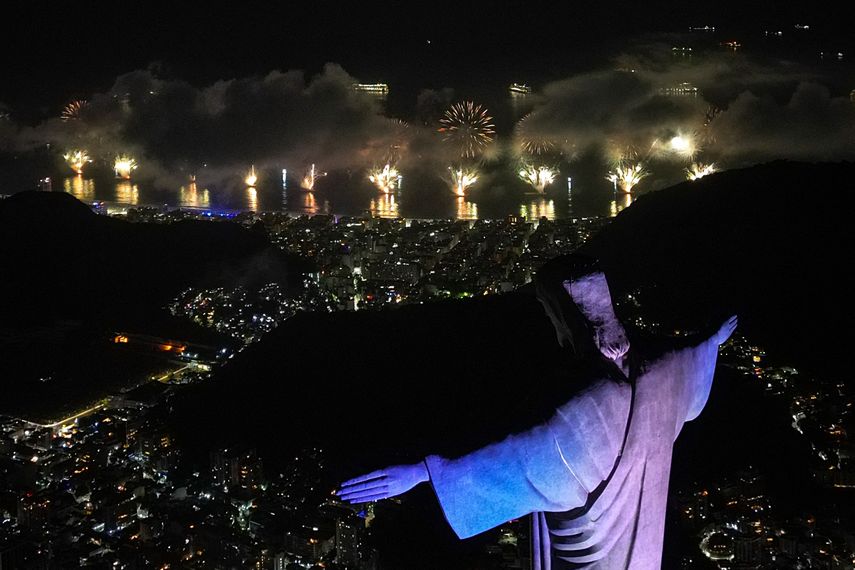 Rio de Janeiro recibe el Guinness a mayor fiesta de Año Nuevo del mundo