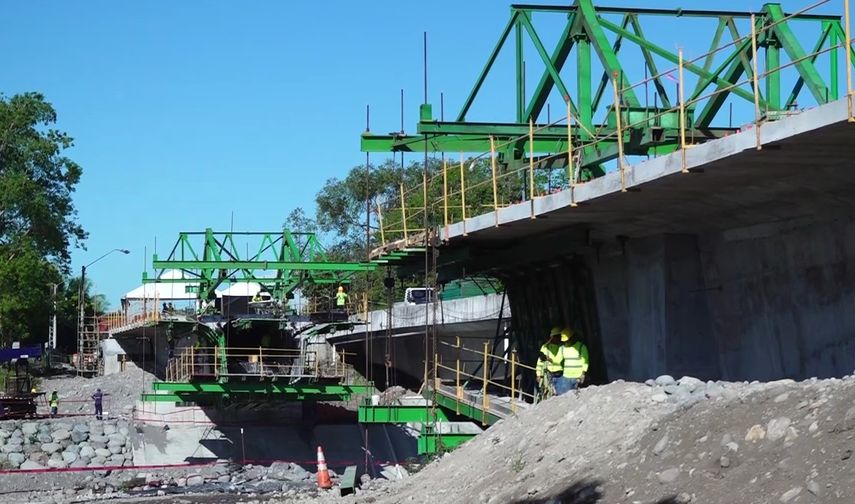 Chiriquí: Avanza construcción de puente sobre el río Chico