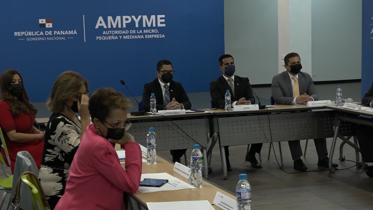 Ampyme y Meduca fomentan emprendimiento en escuelas