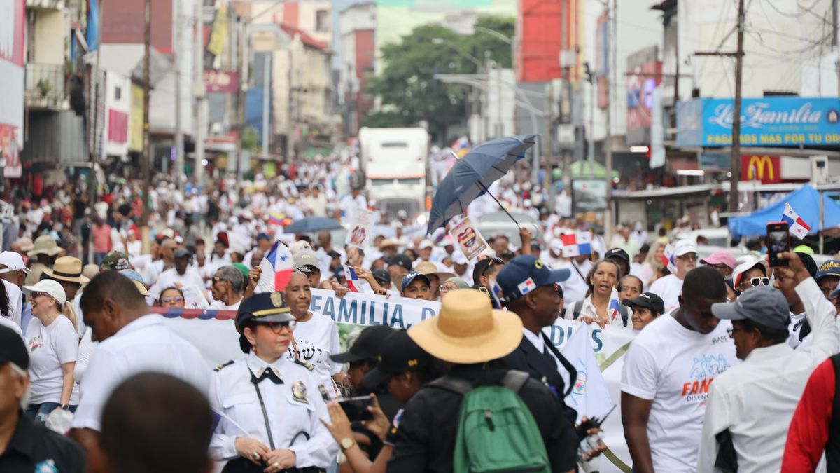 ¡En defensa de la familia! Grupos religiosos marchan en ciudad capital ...
