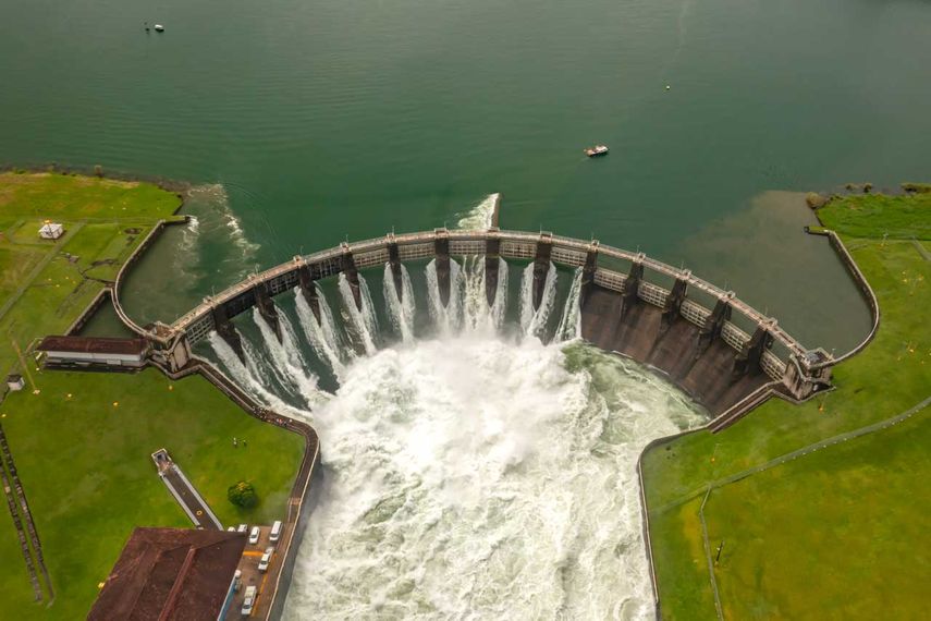 Canal de Panamá advierte sobre vertidos preventivos por niveles máximos ...